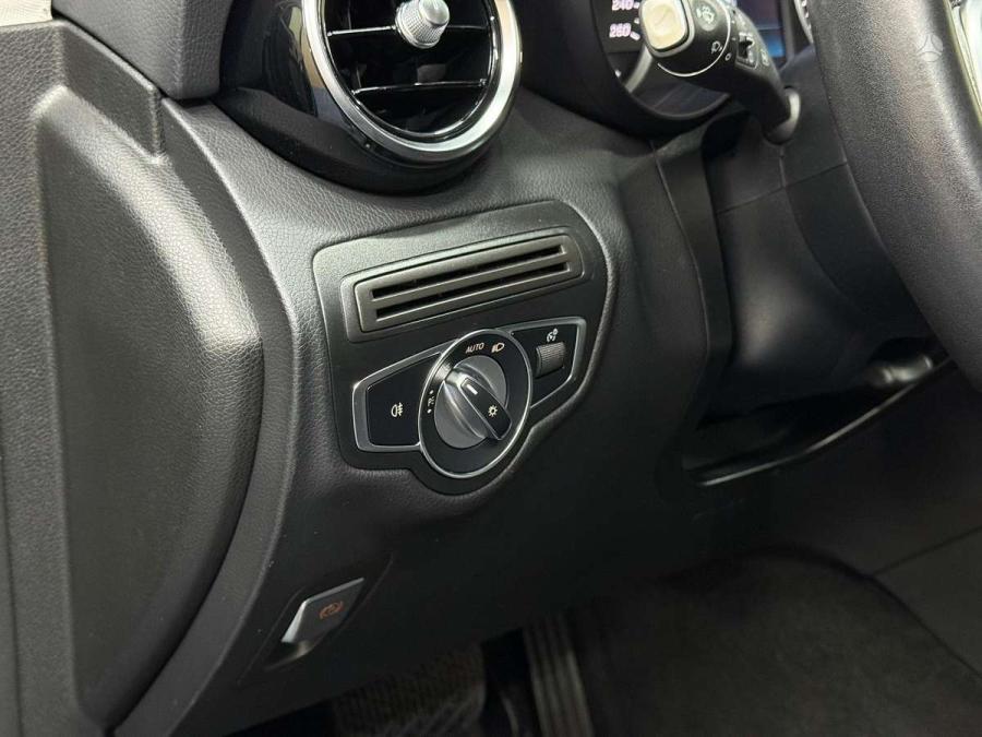 Black Mercedes-Benz GLC 200 2019 in Marijampole, with an engine capacity of 1.99 L and mileage of 114 thousand km for 25350 €, photo 20 on AUTOMOTO.COM.LV