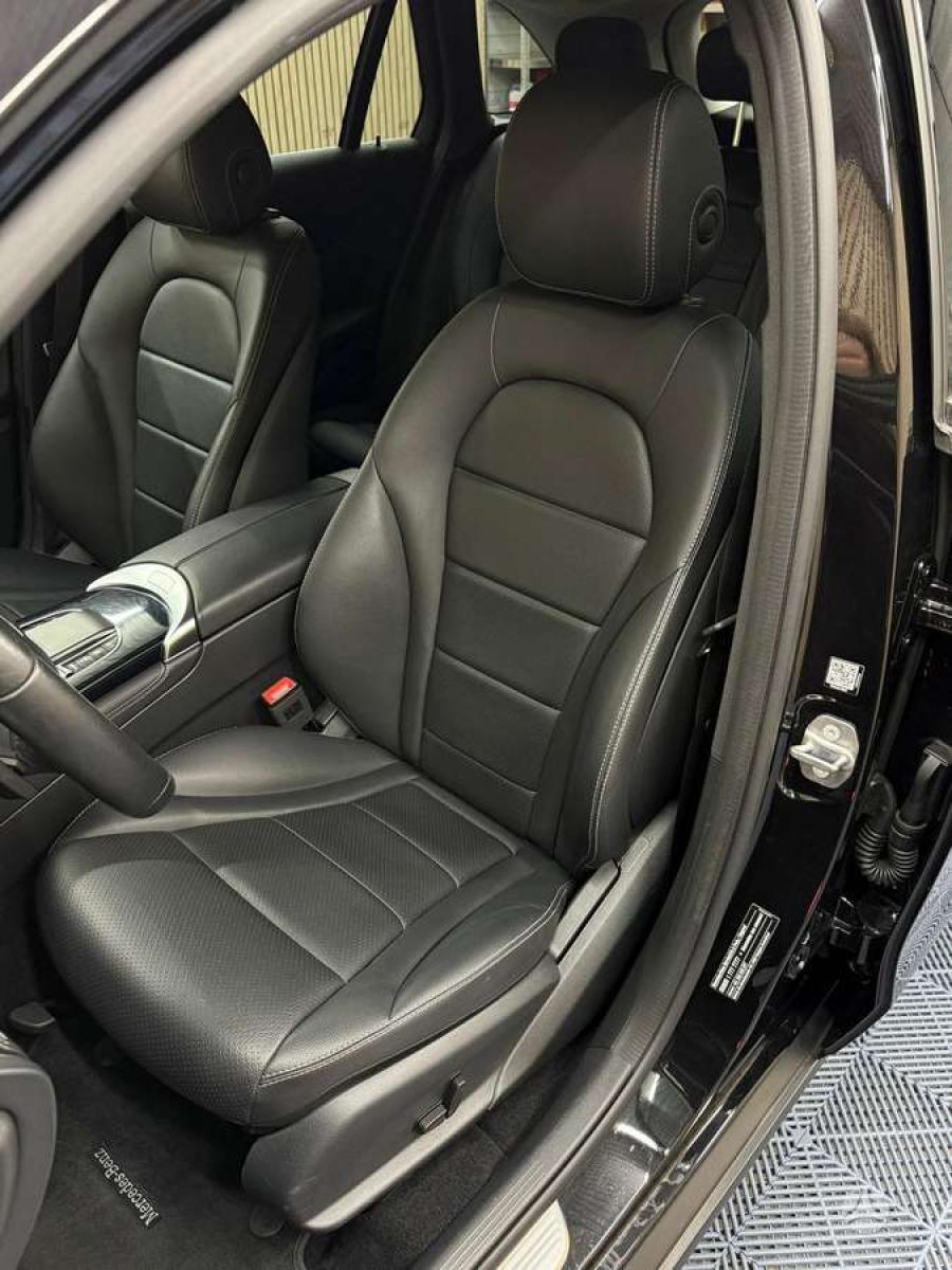 Black Mercedes-Benz GLC 200 2019 in Marijampole, with an engine capacity of 1.99 L and mileage of 114 thousand km for 25350 €, photo 22 on AUTOMOTO.COM.LV
