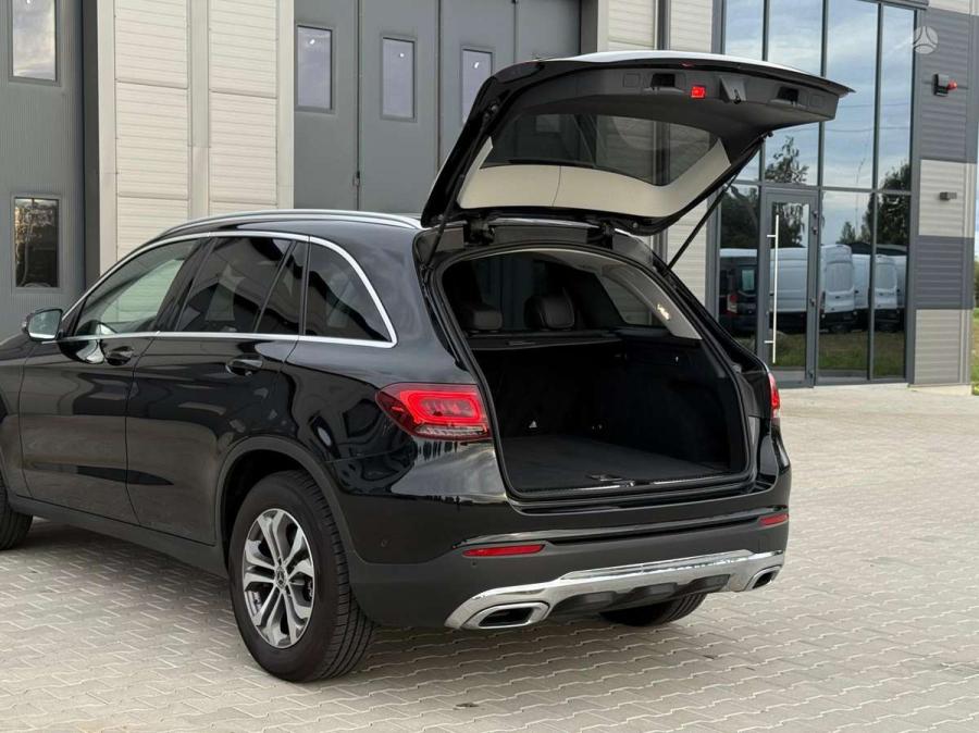 Melns Mercedes-Benz GLC 200 2019 Marijampole, ar dzinēja tilpumu 1.99 L un nobraukumu 114 tūkst. km par 24950 €, foto 9 vietnē AUTOMOTO.COM.LV