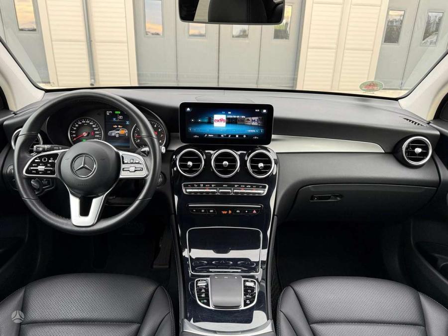 Melns Mercedes-Benz GLC 200 2019 Marijampole, ar dzinēja tilpumu 1.99 L un nobraukumu 114 tūkst. km par 24950 €, foto 10 vietnē AUTOMOTO.COM.LV