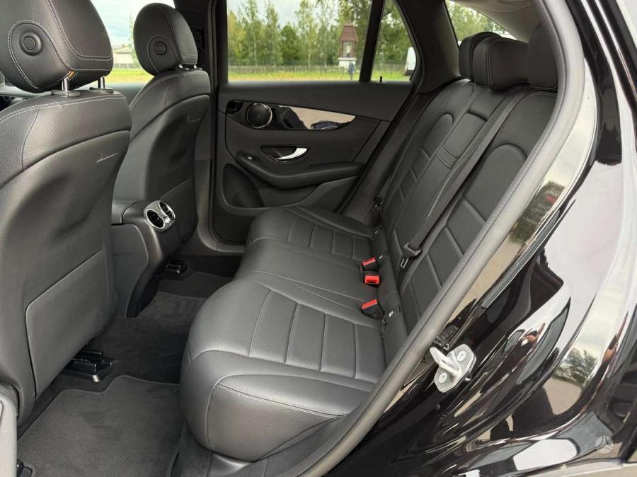 Melns Mercedes-Benz GLC 200 2019 Marijampole, ar dzinēja tilpumu 1.99 L un nobraukumu 114 tūkst. km par 24950 €, foto 22 vietnē AUTOMOTO.COM.LV