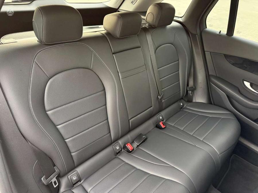 Melns Mercedes-Benz GLC 200 2019 Marijampole, ar dzinēja tilpumu 1.99 L un nobraukumu 114 tūkst. km par 24950 €, foto 23 vietnē AUTOMOTO.COM.LV