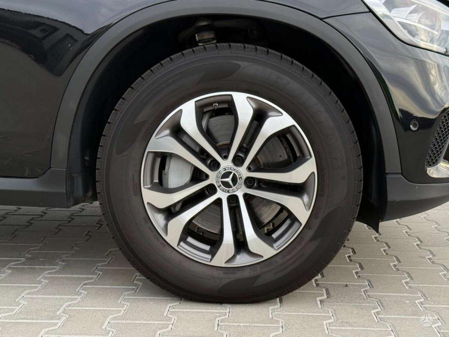 Melns Mercedes-Benz GLC 200 2019 Marijampole, ar dzinēja tilpumu 1.99 L un nobraukumu 114 tūkst. km par 24950 €, foto 26 vietnē AUTOMOTO.COM.LV