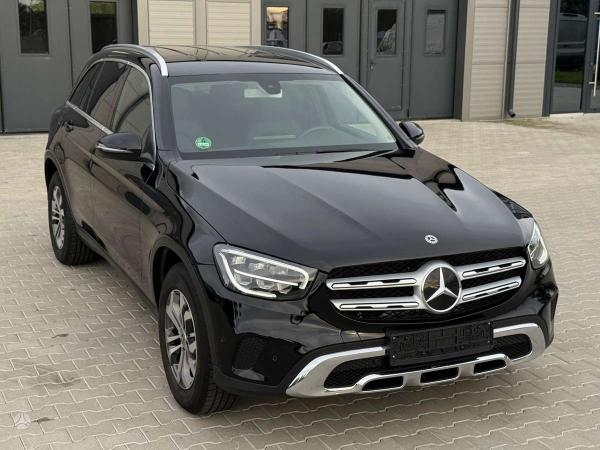Mercedes-Benz GLC 200 2019 Marijampole vietnē Melns Mercedes-Benz GLC 200 2019 Marijampole, ar dzinēja tilpumu 1.99 L un nobraukumu 114 tūkst. km par 24950 €, foto 1 vietnē AUTOMOTO.COM.LV