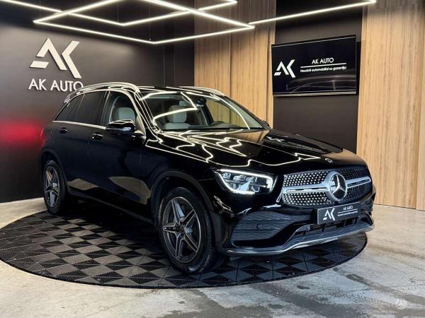 Black Mercedes-Benz GLC 200 2020 in Kaunas, with an engine capacity of 1.99 L and mileage of 99 thousand km for 32990 €, photo 2 on AUTOMOTO.COM.LV