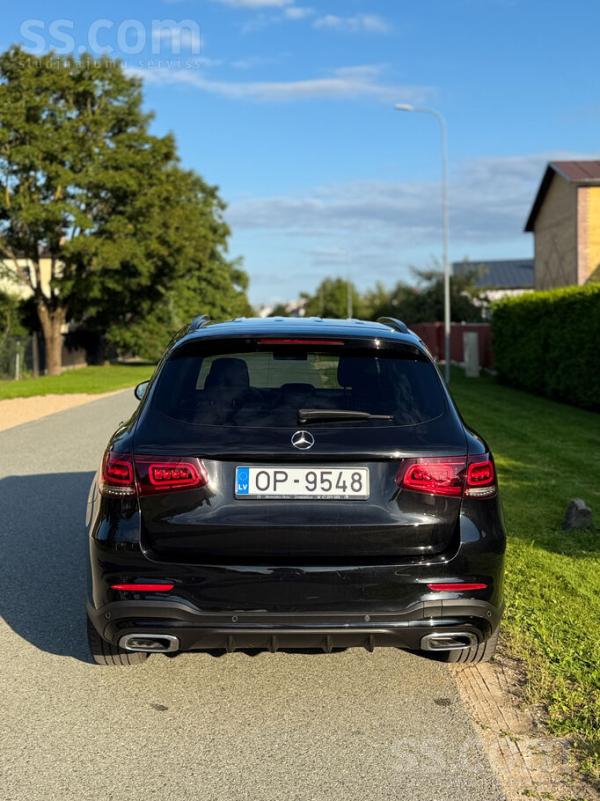 Melns Mercedes-Benz GLC 200 2021 Rīga, ar dzinēja tilpumu 2.00 L un nobraukumu 107 tūkst. km par 36500 €, foto 3 vietnē AUTOMOTO.COM.LV