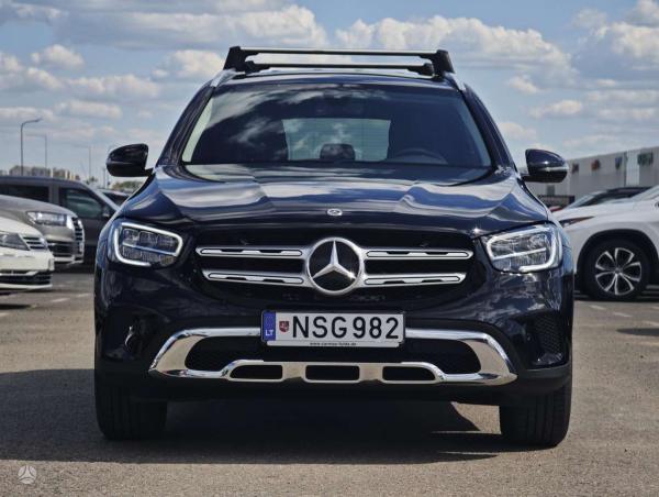 Black Mercedes-Benz GLC 200 2021 in Vilnius, with an engine capacity of 1.99 L and mileage of 78 thousand km for 34000 €, photo 2 on AUTOMOTO.COM.LV