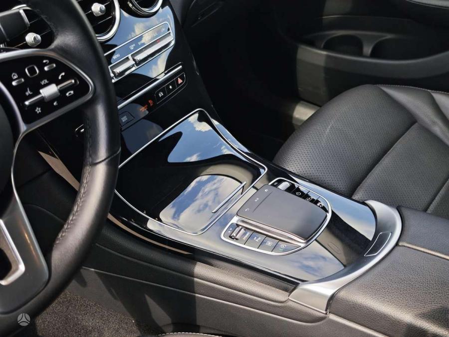 Black Mercedes-Benz GLC 200 2021 in Vilnius, with an engine capacity of 1.99 L and mileage of 78 thousand km for 34000 €, photo 15 on AUTOMOTO.COM.LV