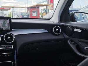 Black Mercedes-Benz GLC 200 2021 in Vilnius, with an engine capacity of 1.99 L and mileage of 78 thousand km for 34000 €, photo 19 on AUTOMOTO.COM.LV