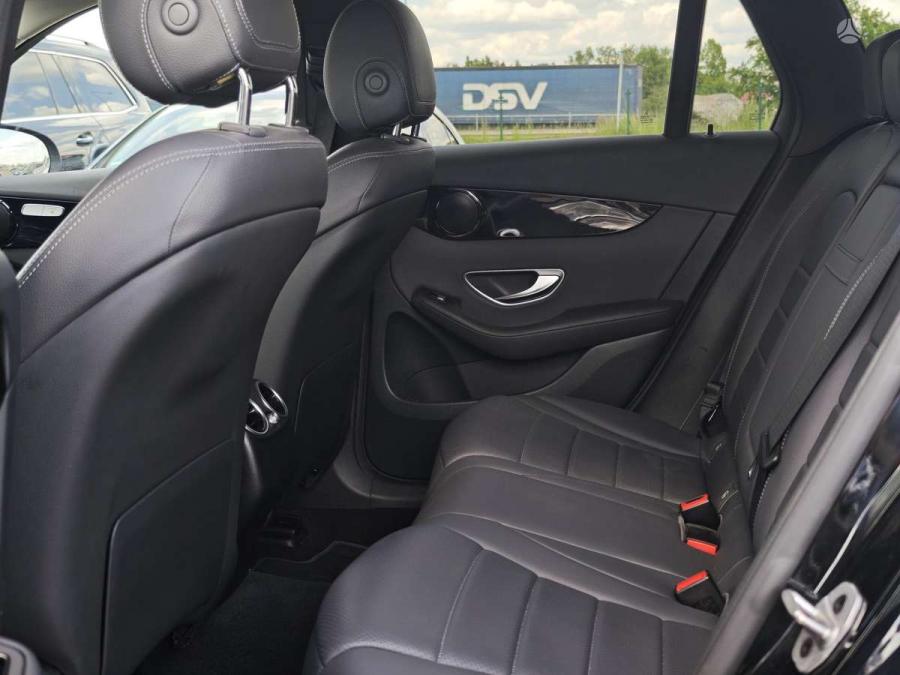 Black Mercedes-Benz GLC 200 2021 in Vilnius, with an engine capacity of 1.99 L and mileage of 78 thousand km for 34000 €, photo 20 on AUTOMOTO.COM.LV
