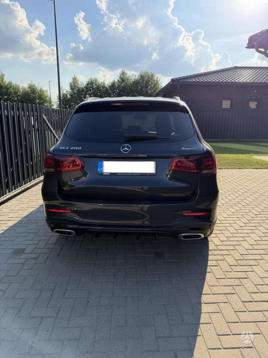 Melns Mercedes-Benz GLC 200 2022 Viļņa, ar dzinēja tilpumu 1.99 L un nobraukumu 57 tūkst. km par 36400 €, foto 8 vietnē AUTOMOTO.COM.LV