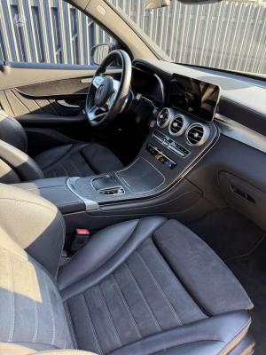 Melns Mercedes-Benz GLC 200 2022 Viļņa, ar dzinēja tilpumu 1.99 L un nobraukumu 57 tūkst. km par 36400 €, foto 9 vietnē AUTOMOTO.COM.LV