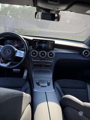 Melns Mercedes-Benz GLC 200 2022 Viļņa, ar dzinēja tilpumu 1.99 L un nobraukumu 57 tūkst. km par 36400 €, foto 10 vietnē AUTOMOTO.COM.LV