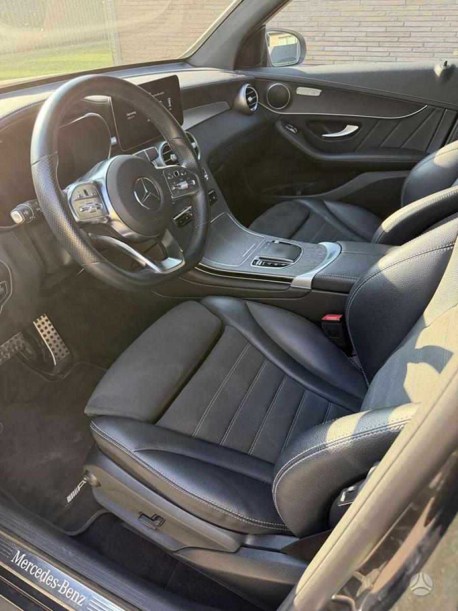 Melns Mercedes-Benz GLC 200 2022 Viļņa, ar dzinēja tilpumu 1.99 L un nobraukumu 57 tūkst. km par 36400 €, foto 13 vietnē AUTOMOTO.COM.LV
