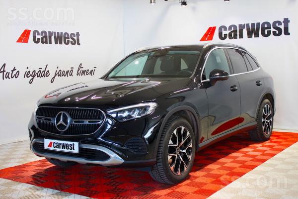 Melns Mercedes-Benz GLC 200 2023 Rīga, ar dzinēja tilpumu 2.00 L un nobraukumu 28 tūkst. km par 47900 €, foto  vietnē AUTOMOTO.COM.LV