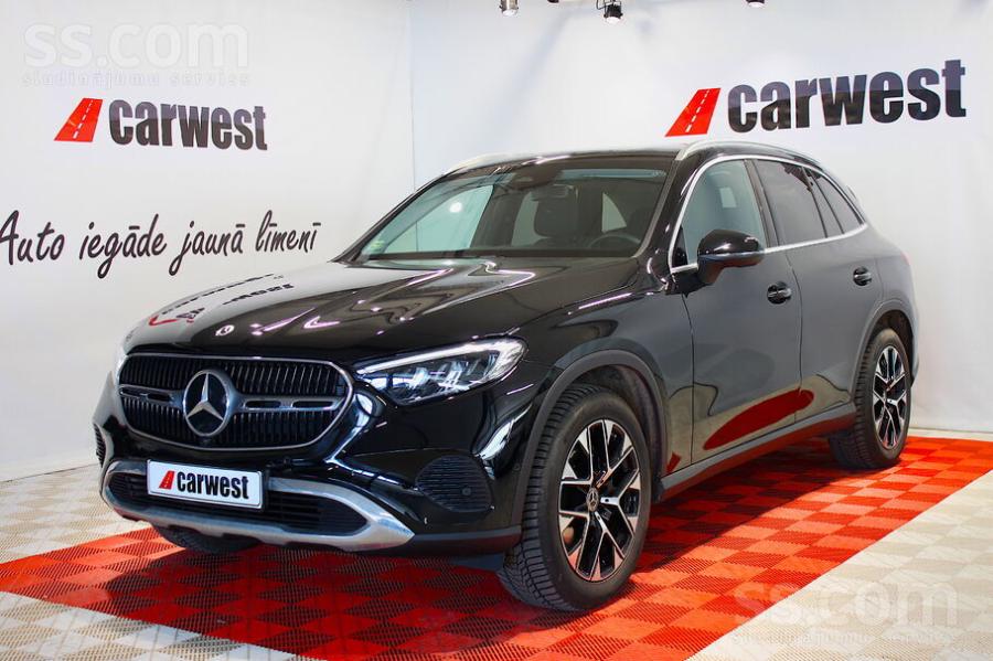 Melns Mercedes-Benz GLC 200 2023 Rīga, ar dzinēja tilpumu 2.00 L un nobraukumu 28 tūkst. km par 47900 €, foto 1 vietnē AUTOMOTO.COM.LV