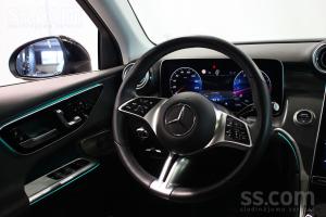 Melns Mercedes-Benz GLC 200 2023 Rīga, ar dzinēja tilpumu 2.00 L un nobraukumu 28 tūkst. km par 47900 €, foto 28 vietnē AUTOMOTO.COM.LV