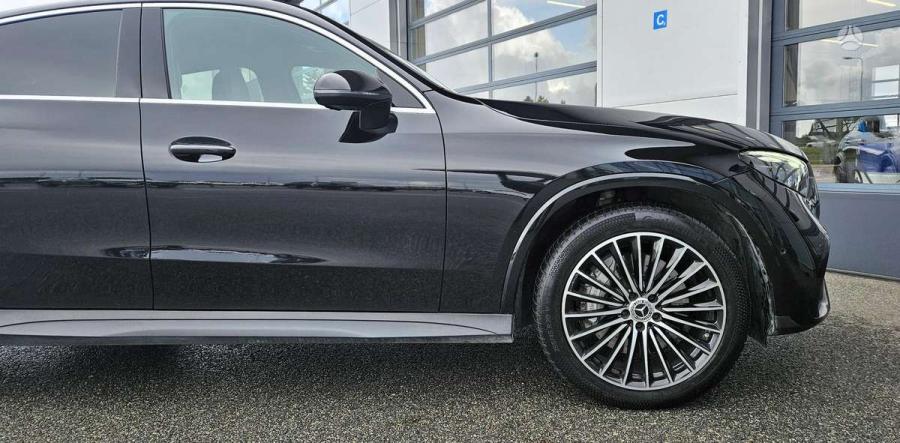 Melns Mercedes-Benz GLC 200 2023 Klaipėda, ar dzinēja tilpumu 2.00 L un nobraukumu 39 tūkst. km par 55000 €, foto 16 vietnē AUTOMOTO.COM.LV