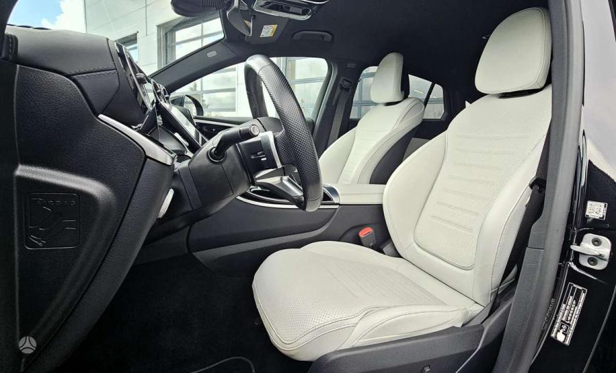 Melns Mercedes-Benz GLC 200 2023 Klaipėda, ar dzinēja tilpumu 2.00 L un nobraukumu 39 tūkst. km par 55000 €, foto 19 vietnē AUTOMOTO.COM.LV