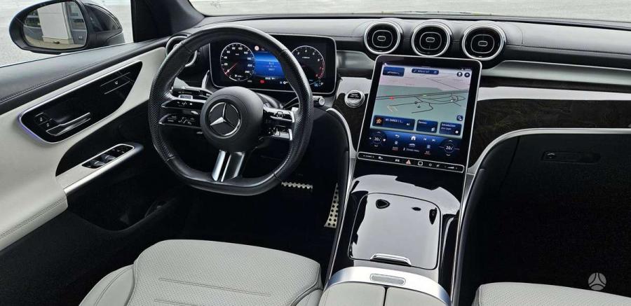 Melns Mercedes-Benz GLC 200 2023 Klaipėda, ar dzinēja tilpumu 2.00 L un nobraukumu 39 tūkst. km par 55000 €, foto 23 vietnē AUTOMOTO.COM.LV
