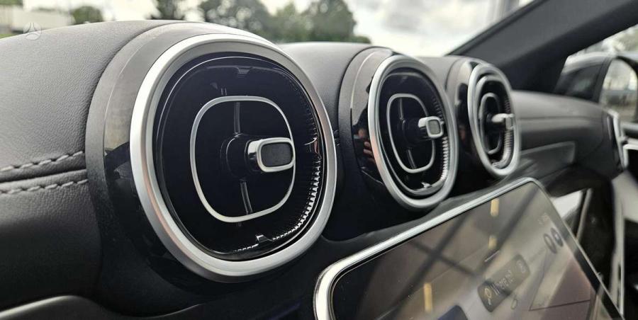 Melns Mercedes-Benz GLC 200 2023 Klaipėda, ar dzinēja tilpumu 2.00 L un nobraukumu 39 tūkst. km par 55000 €, foto 34 vietnē AUTOMOTO.COM.LV