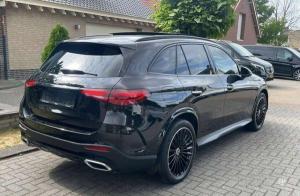 Black Mercedes-Benz GLC 200 2025 in Kaunas, with an engine capacity of 1.99 L and mileage of 30 thousand km for 42990 €, photo 4 on AUTOMOTO.COM.LV