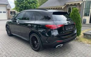 Black Mercedes-Benz GLC 200 2025 in Kaunas, with an engine capacity of 1.99 L and mileage of 30 thousand km for 42990 €, photo 5 on AUTOMOTO.COM.LV