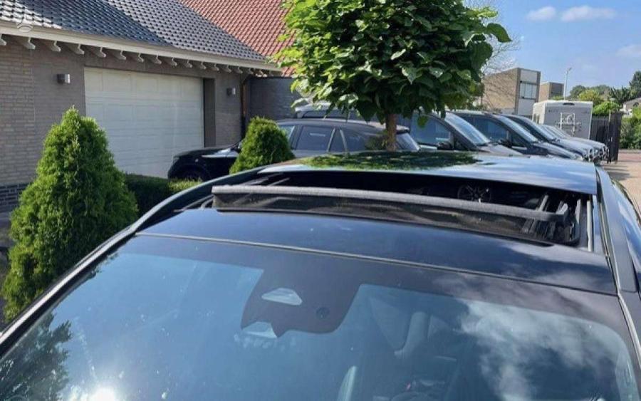 Black Mercedes-Benz GLC 200 2025 in Kaunas, with an engine capacity of 1.99 L and mileage of 30 thousand km for 42990 €, photo 13 on AUTOMOTO.COM.LV