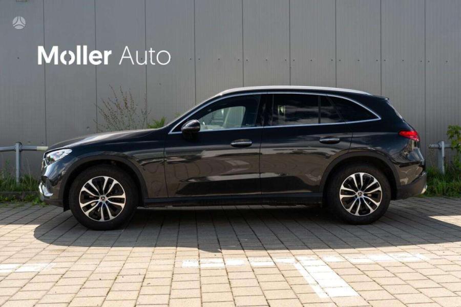 Melns Mercedes-Benz GLC 200 2025 Viļņa, ar dzinēja tilpumu 2.00 L un nobraukumu 31 tūkst. km par 49350 €, foto 4 vietnē AUTOMOTO.COM.LV