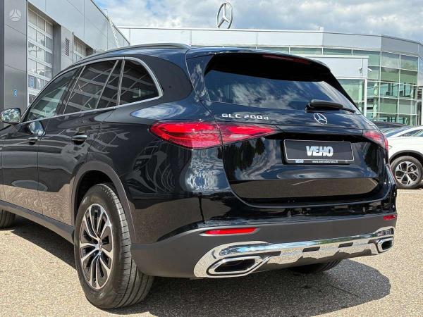 Melns Mercedes-Benz GLC 200 2026 Viļņa, ar dzinēja tilpumu 1.99 L un nobraukumu 10 tūkst. km par 51900 €, foto 10 vietnē AUTOMOTO.COM.LV