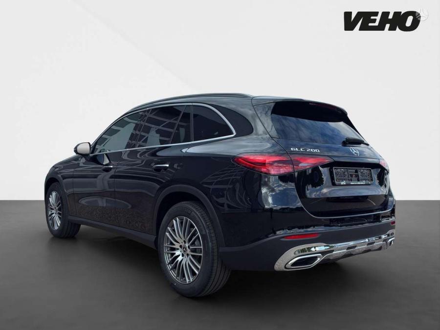 Melns Mercedes-Benz GLC 200 2026 Viļņa, ar dzinēja tilpumu 2.00 L un nobraukumu 0 tūkst. km par 58125 €, foto 4 vietnē AUTOMOTO.COM.LV