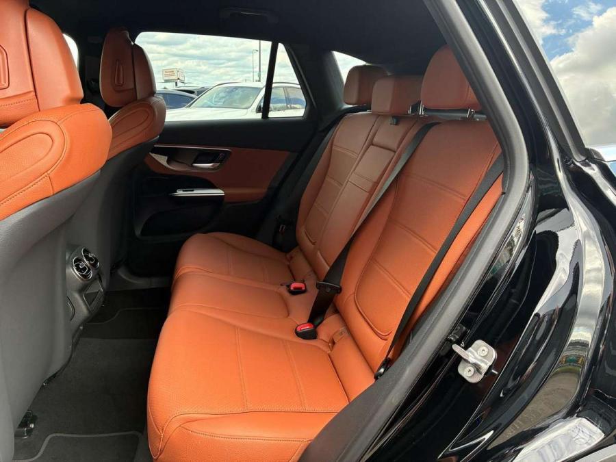 Melns Mercedes-Benz GLC 200 2026 Viļņa, ar dzinēja tilpumu 2.00 L un nobraukumu 0 tūkst. km par 58125 €, foto 16 vietnē AUTOMOTO.COM.LV