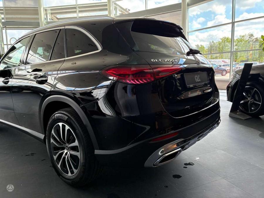 Black Mercedes-Benz GLC 200 2026 in Vilnius, with an engine capacity of 1.99 L and mileage of 0 thousand km for 55230 €, photo 9 on AUTOMOTO.COM.LV