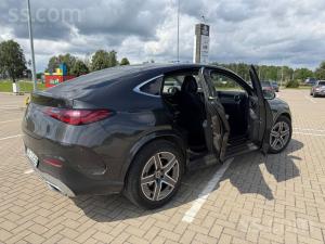 Melns Mercedes-Benz GLC 200 2024 Rīga, ar dzinēja tilpumu 2.00 L un nobraukumu 13 tūkst. km par 55000 €, foto 4 vietnē AUTOMOTO.COM.LV