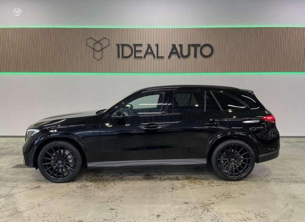 Black Mercedes-Benz GLC 200 2023 in Tallinn, with an engine capacity of 2.00 L and mileage of 27 thousand km for 53900 €, photo 2 on AUTOMOTO.COM.LV