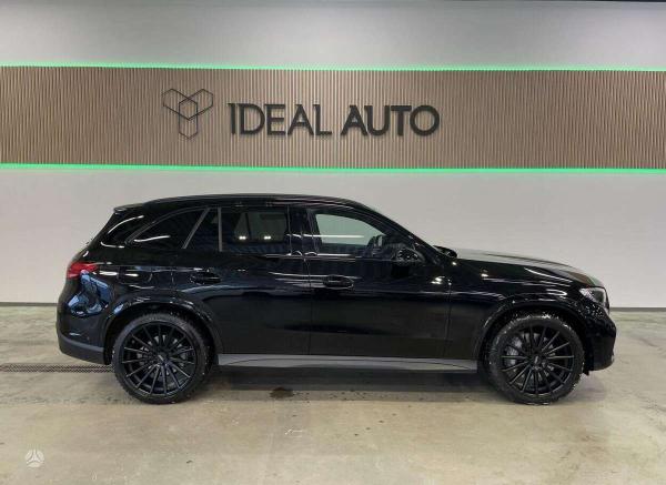 Black Mercedes-Benz GLC 200 2023 in Tallinn, with an engine capacity of 2.00 L and mileage of 27 thousand km for 53900 €, photo 3 on AUTOMOTO.COM.LV