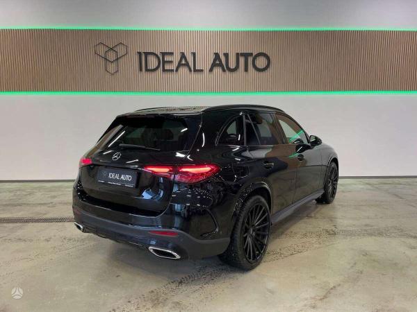 Black Mercedes-Benz GLC 200 2023 in Tallinn, with an engine capacity of 2.00 L and mileage of 27 thousand km for 53900 €, photo 4 on AUTOMOTO.COM.LV