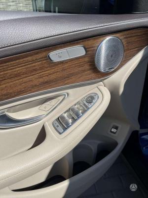 Blue Mercedes-Benz GLC 200 2019 in Vilnius, with an engine capacity of 1.99 L and mileage of 68 thousand km for 33500 €, photo 19 on AUTOMOTO.COM.LV