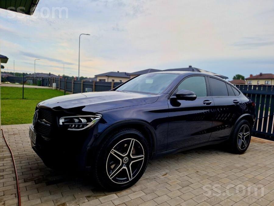 Blue Mercedes-Benz GLC 200 2023 in Riga, with an engine capacity of 2.00 L and mileage of 80 thousand km for 41000 €, photo 1 on AUTOMOTO.COM.LV