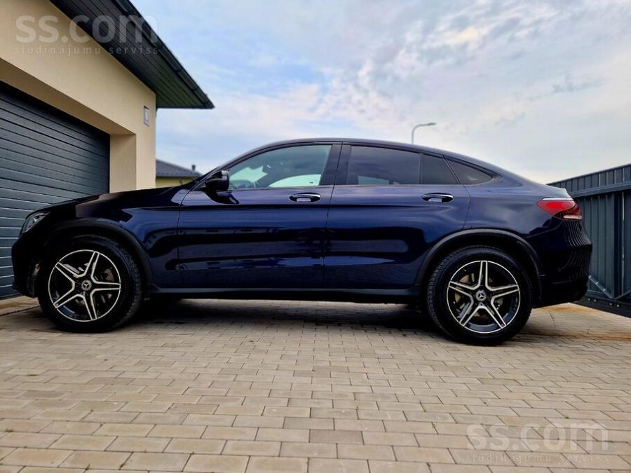 Blue Mercedes-Benz GLC 200 2023 in Riga, with an engine capacity of 2.00 L and mileage of 80 thousand km for 41000 €, photo 4 on AUTOMOTO.COM.LV