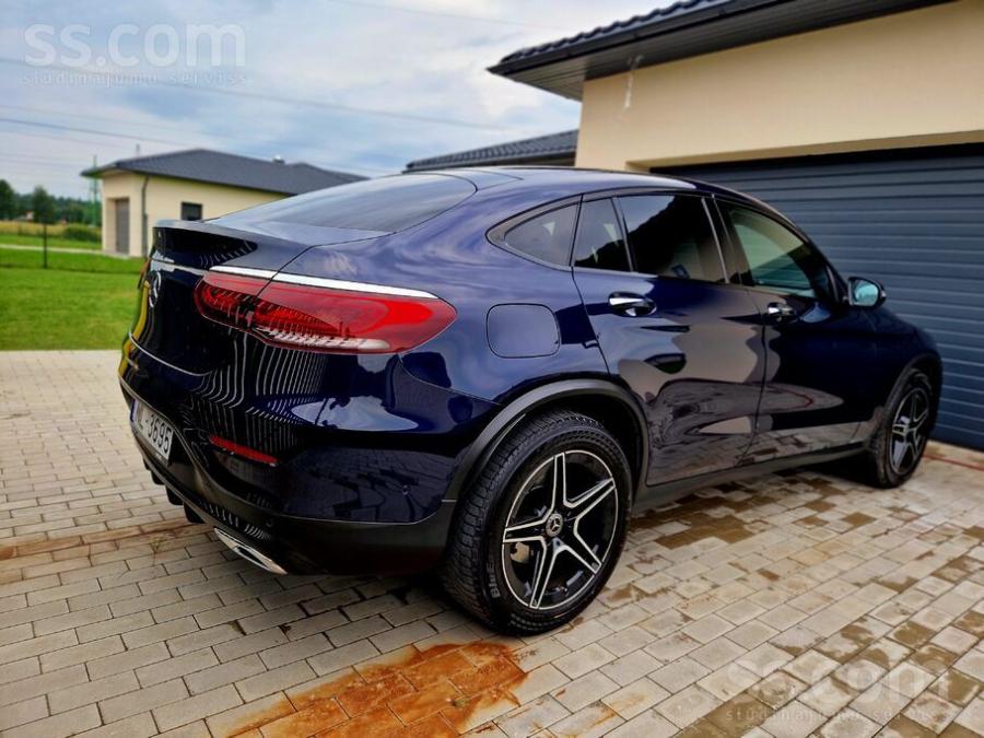 Blue Mercedes-Benz GLC 200 2023 in Riga, with an engine capacity of 2.00 L and mileage of 80 thousand km for 41000 €, photo 5 on AUTOMOTO.COM.LV