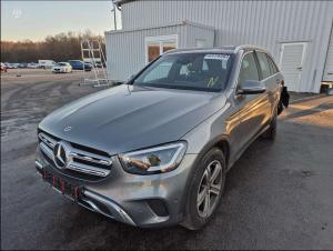 Pelēks Mercedes-Benz GLC 200 2020 Klaipėda, ar dzinēja tilpumu 1.99 L un nobraukumu 38 tūkst. km par 13600 €, foto 3 vietnē AUTOMOTO.COM.LV