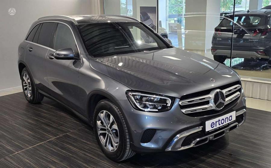 Grey Mercedes-Benz GLC 200 2020 in Siauliai, with an engine capacity of 1.99 L and mileage of 84 thousand km for 32900 €, photo 1 on AUTOMOTO.COM.LV