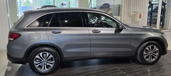 Grey Mercedes-Benz GLC 200 2020 in Siauliai, with an engine capacity of 1.99 L and mileage of 84 thousand km for 32900 €, photo 6 on AUTOMOTO.COM.LV