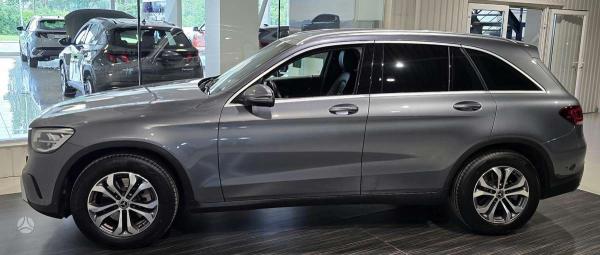 Grey Mercedes-Benz GLC 200 2020 in Siauliai, with an engine capacity of 1.99 L and mileage of 84 thousand km for 32900 €, photo 7 on AUTOMOTO.COM.LV