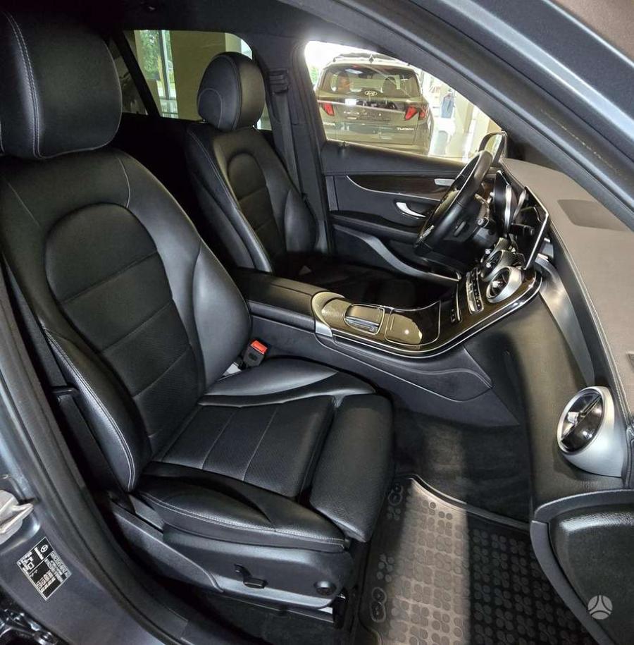 Grey Mercedes-Benz GLC 200 2020 in Siauliai, with an engine capacity of 1.99 L and mileage of 84 thousand km for 32900 €, photo 25 on AUTOMOTO.COM.LV
