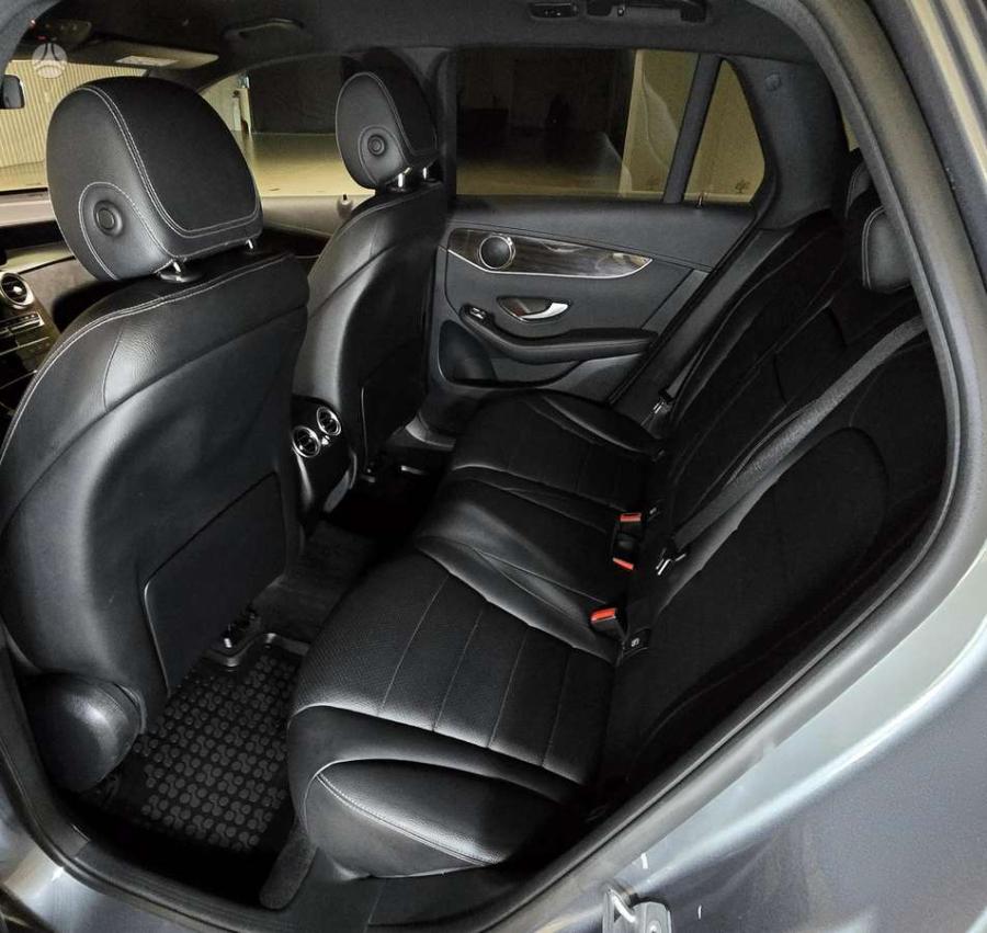 Grey Mercedes-Benz GLC 200 2020 in Siauliai, with an engine capacity of 1.99 L and mileage of 84 thousand km for 32900 €, photo 26 on AUTOMOTO.COM.LV