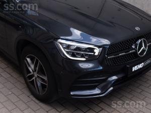 Pelēks Mercedes-Benz GLC 200 2020 Rīga, ar dzinēja tilpumu 2.00 L un nobraukumu 90 tūkst. km par 26900 €, foto 4 vietnē AUTOMOTO.COM.LV