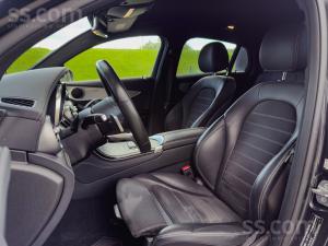 Pelēks Mercedes-Benz GLC 200 2020 Rīga, ar dzinēja tilpumu 2.00 L un nobraukumu 90 tūkst. km par 26900 €, foto 12 vietnē AUTOMOTO.COM.LV
