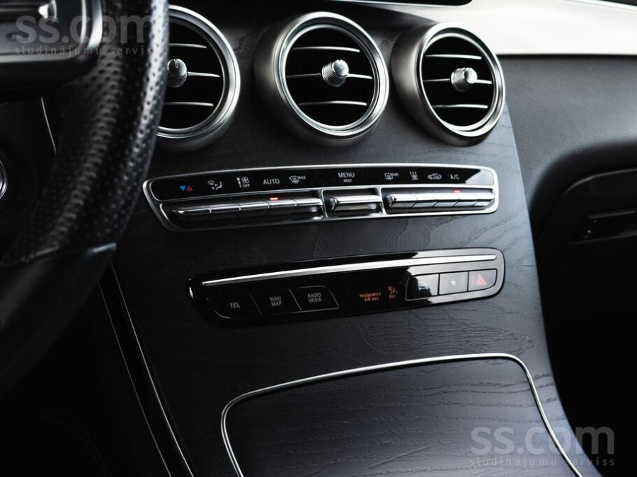 Pelēks Mercedes-Benz GLC 200 2020 Rīga, ar dzinēja tilpumu 2.00 L un nobraukumu 90 tūkst. km par 26900 €, foto 21 vietnē AUTOMOTO.COM.LV